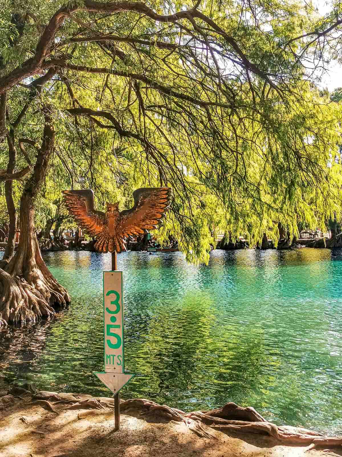 Lago de Camécuaro Michoacan: Mexico National Park