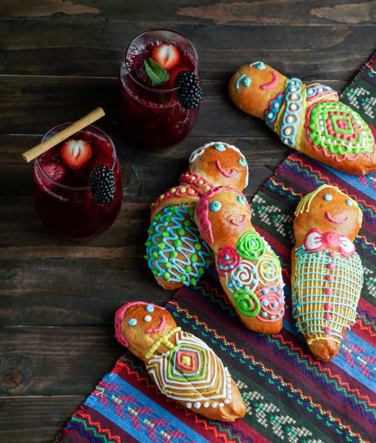 15 Traditional Drinks in Ecuador to Try: Alcoholic and Non